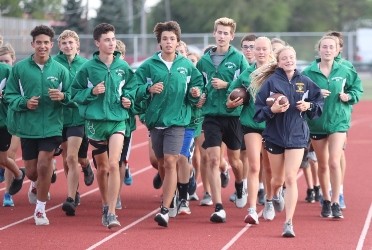 EGF Dominates Pirate Football In Season Opener - KROX