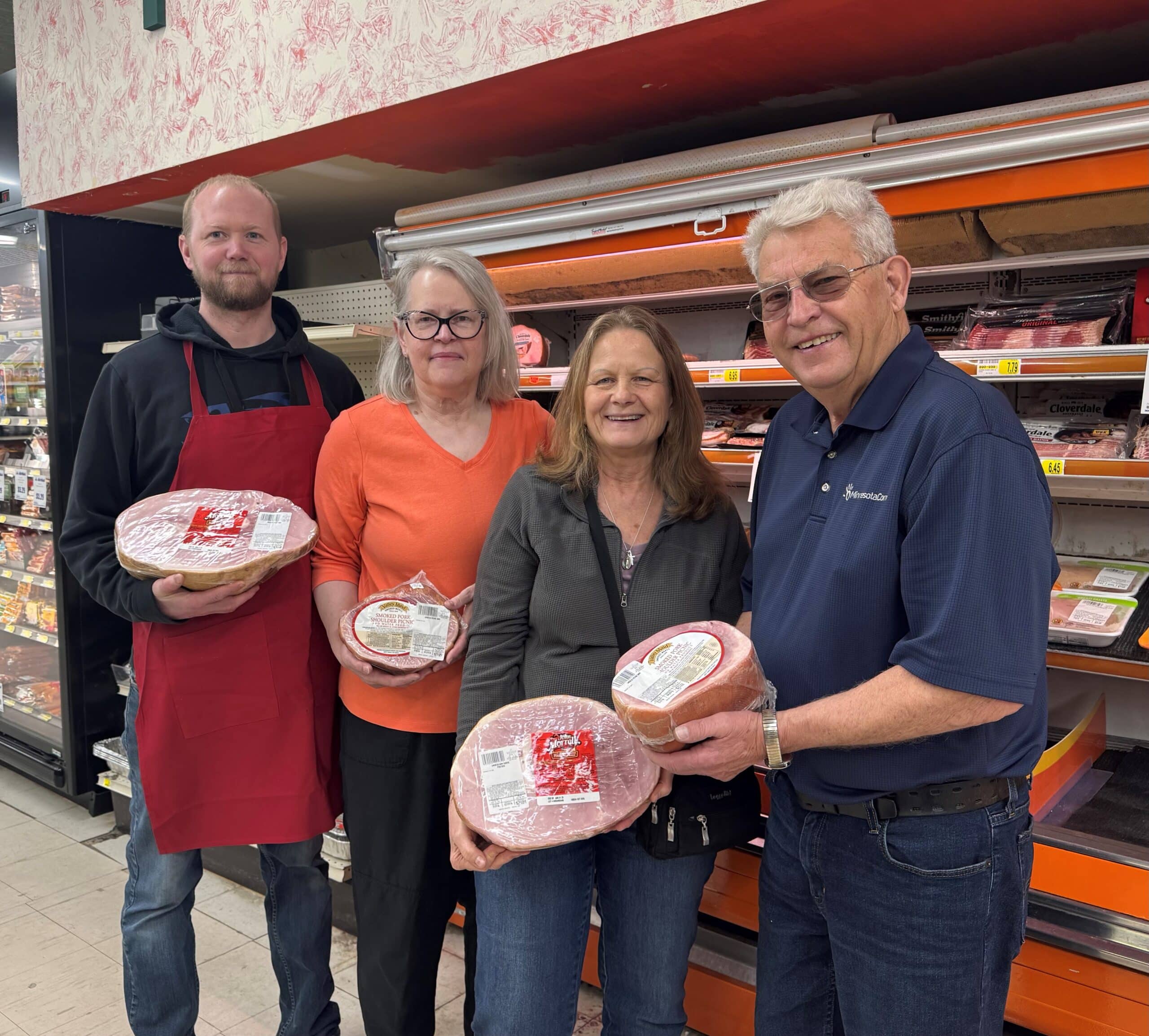 Polk County Soybean & Corn Growers donate to area food shelves – KROX