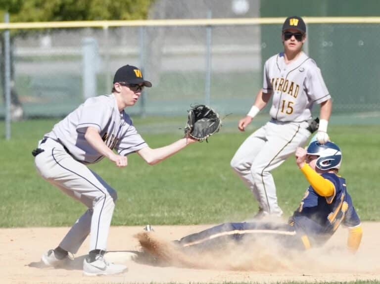 Crookston Baseball falls to Warroad in a doubleheader – KROX