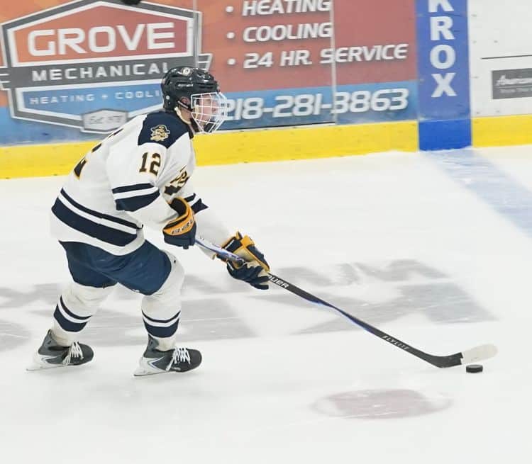 Crookston Boys Hockey gets shut out by #4 Warroad – KROX