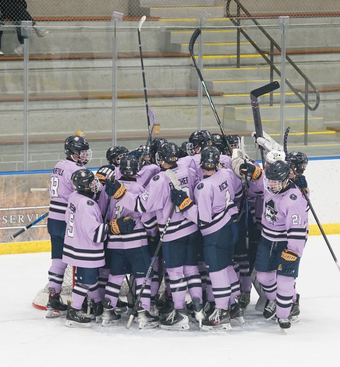 Crookston Boys Hockey shuts out Fergus Falls on Hockey Fights Cancer ...